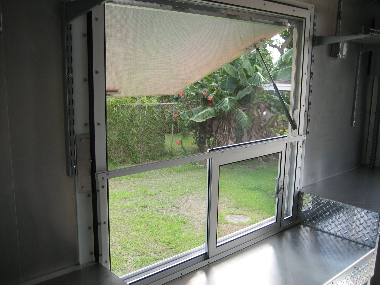 Food Truck & Custom Screens – Paradise Screens